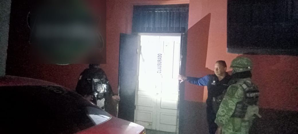 Clausuran los bares el cochiloko y el par de ases por operar fuera de horario